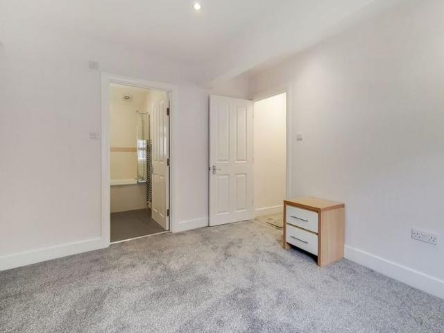 3 bedroom mews to rent