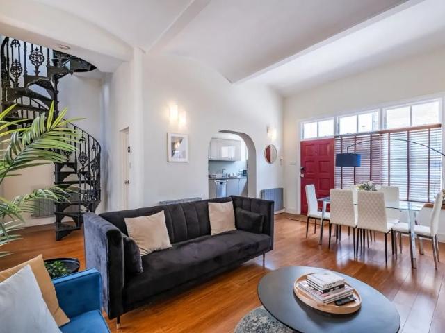 3 bedroom mews to rent