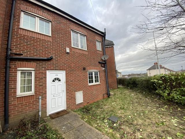 3 bedroom mews to rent