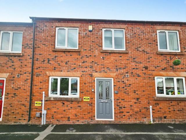 3 bedroom mews to rent