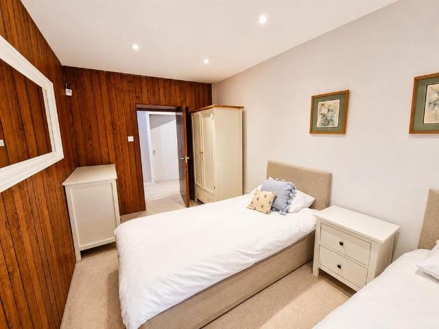 3 bedroom mews to rent