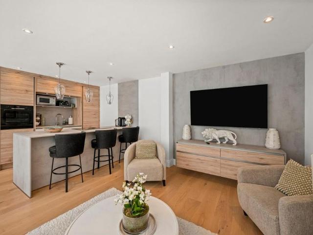 3 bedroom mews to rent