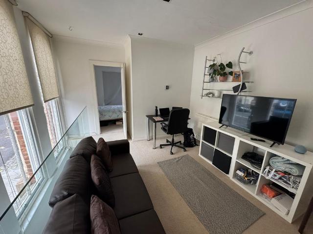 3 bedroom mews to rent
