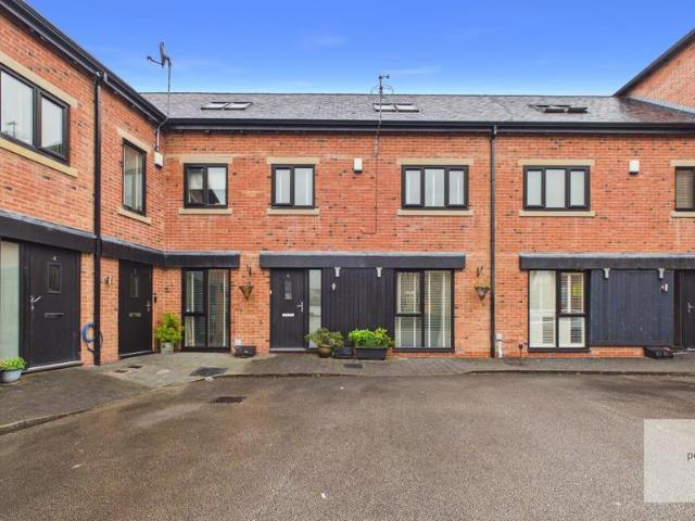 3 bedroom mews for sale