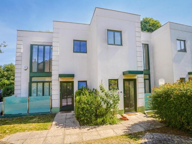 3 bedroom mews for sale