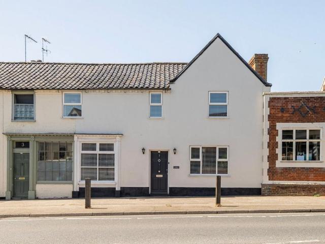 3 bedroom mews for sale