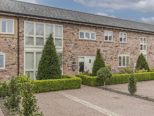 3 bedroom mews for sale