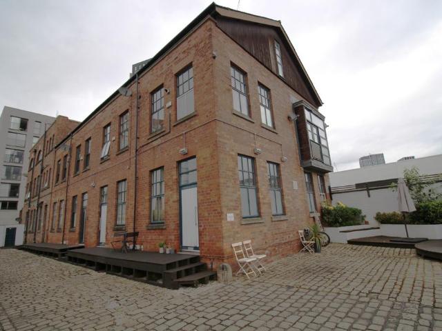 3 bedroom mews for sale