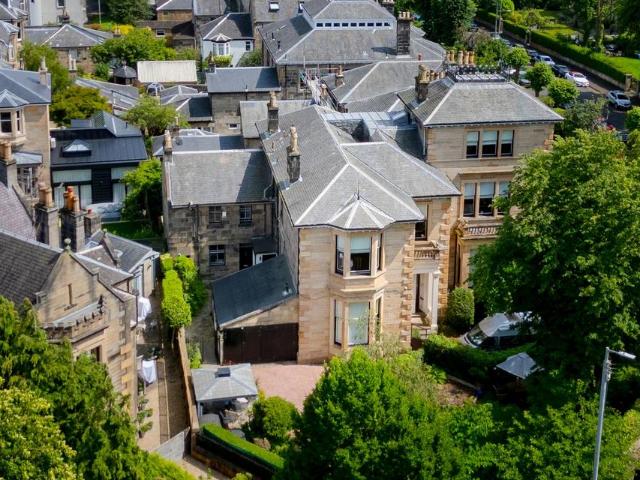 3 bedroom mews for sale