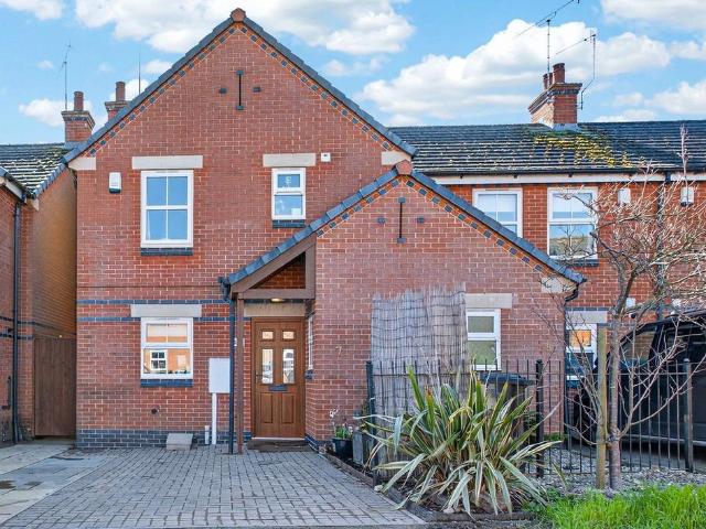 3 bedroom mews for sale