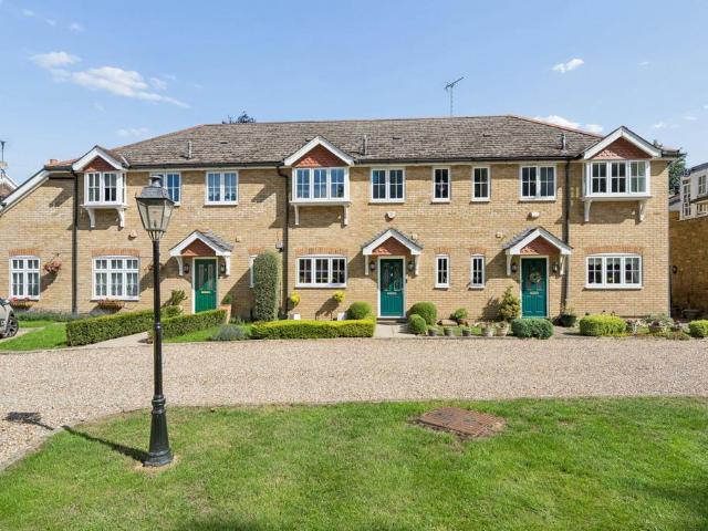 3 bedroom mews for sale