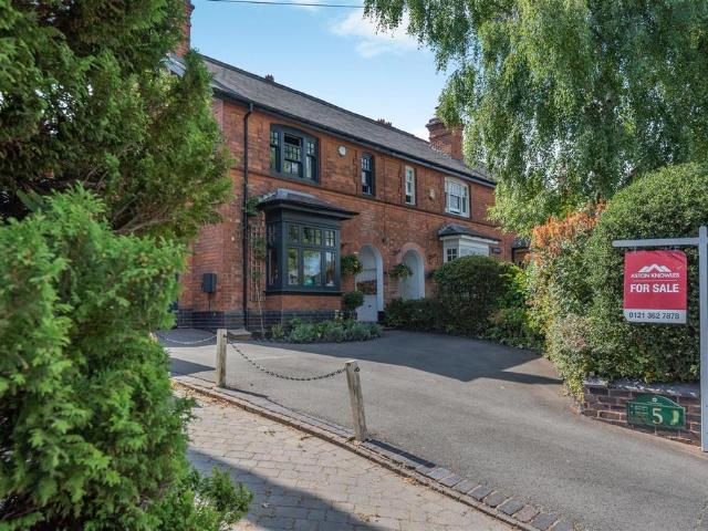 3 bedroom mews for sale