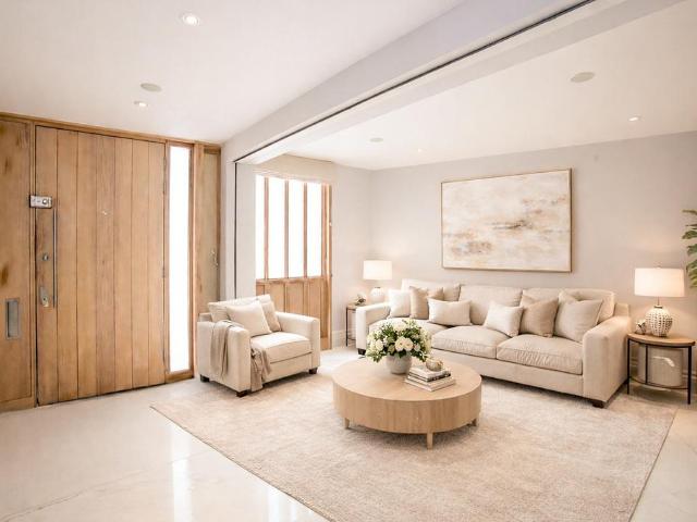 3 bedroom mews for sale