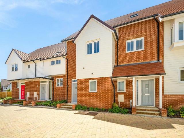 3 bedroom mews for sale
