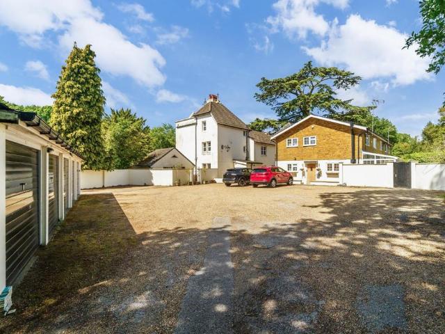 3 bedroom mews for sale