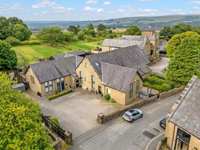 3 bedroom mews for sale