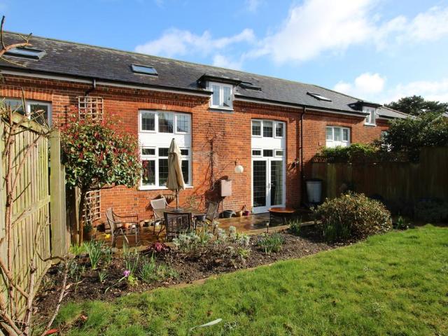 3 bedroom mews for sale