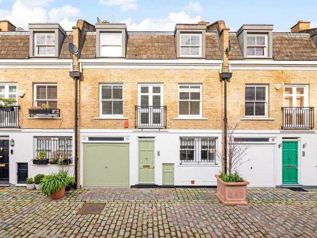 3 bedroom mews for sale