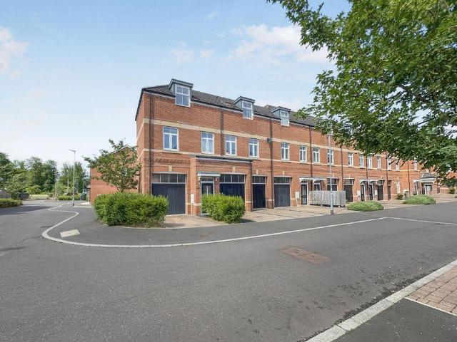 3 bedroom mews for sale
