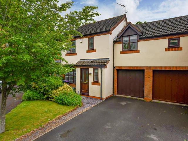 3 bedroom mews for sale
