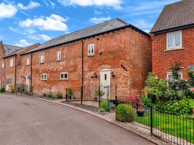 3 bedroom mews for sale