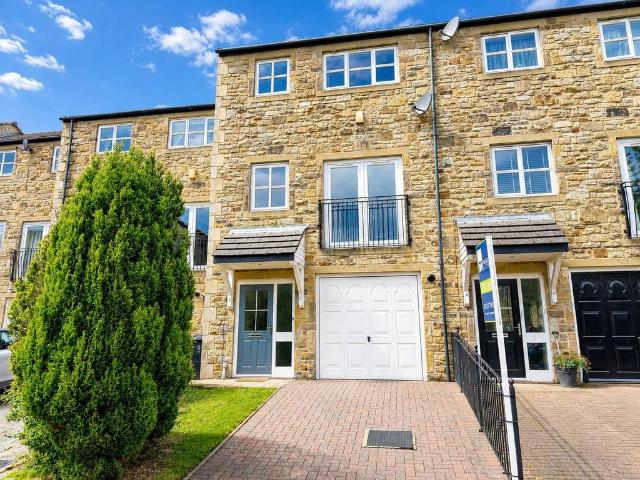3 bedroom mews for sale