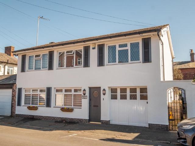 3 bedroom mews for sale