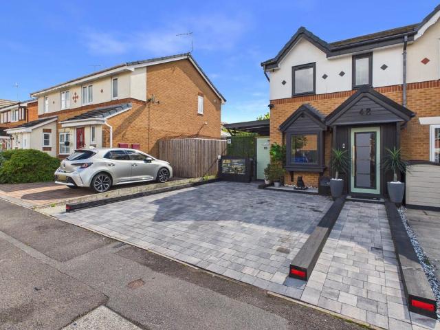 3 bedroom mews for sale