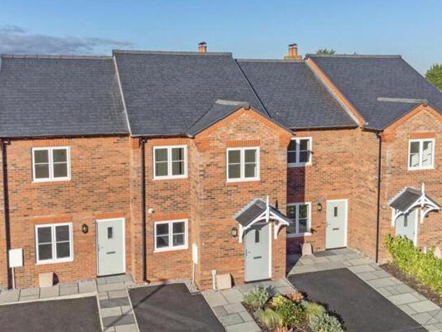 3 Bedroom Mews Property For Sale In Tattenhall Road, Tattenhall