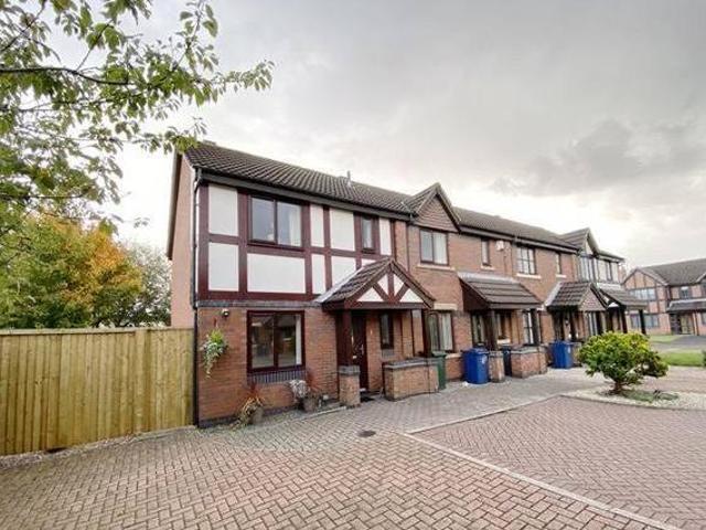 3 bedroom mews property for sale in The Beeches Tarleton PR4