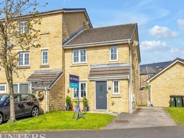 3 Bedroom Mews Property For Sale In Wardle
