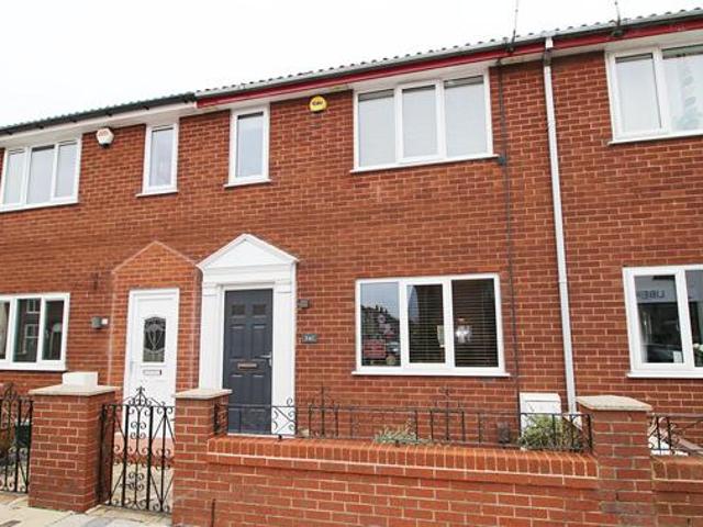 3 Bedroom Mews Property For Sale In Westhoughton, Bolton