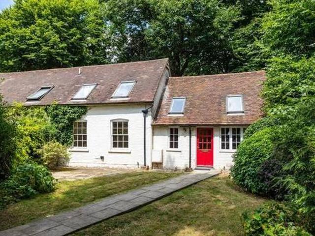 3 bedroom mews property for sale in Coach House Mews Byde Street Bengeo SG14
