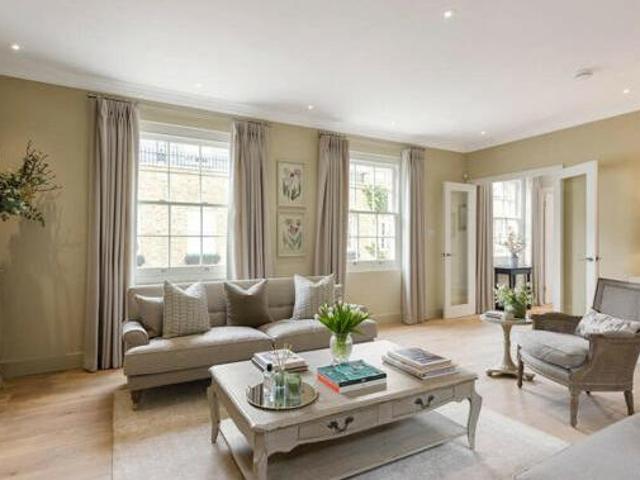 3 Bedroom Mews Property For Sale In London