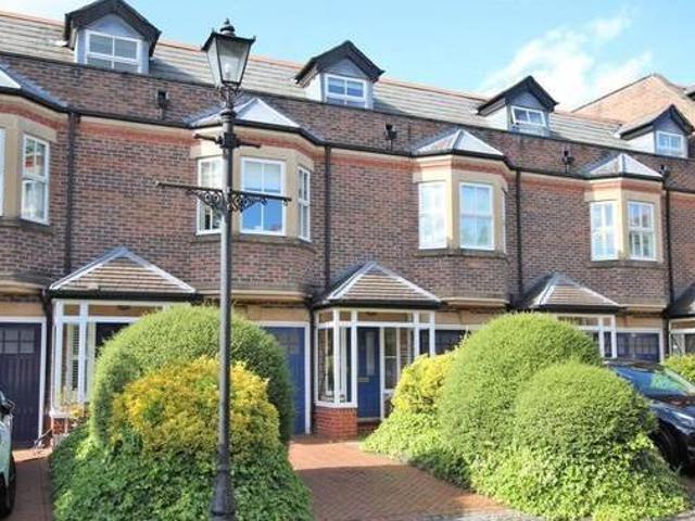 3 bedroom mews property for sale in Millfield Court Hale Altrincham WA15