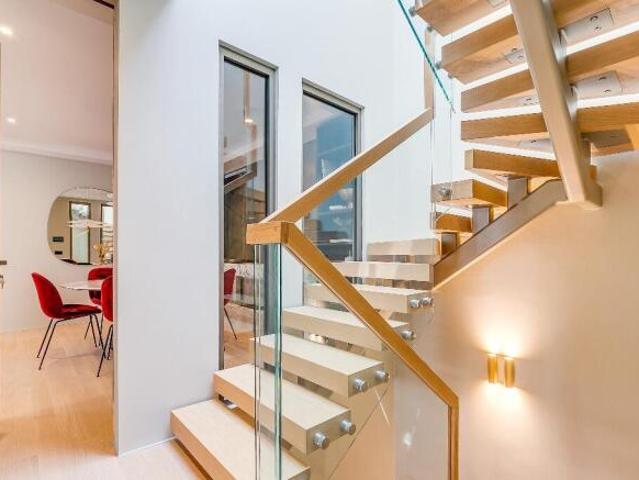 3 bedroom mews property for sale in Princes Gate Mews, London, SW7