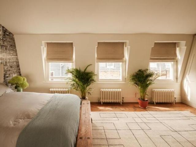 3 bedroom mews property for sale in Southwick Mews, Bayswater, London, W2