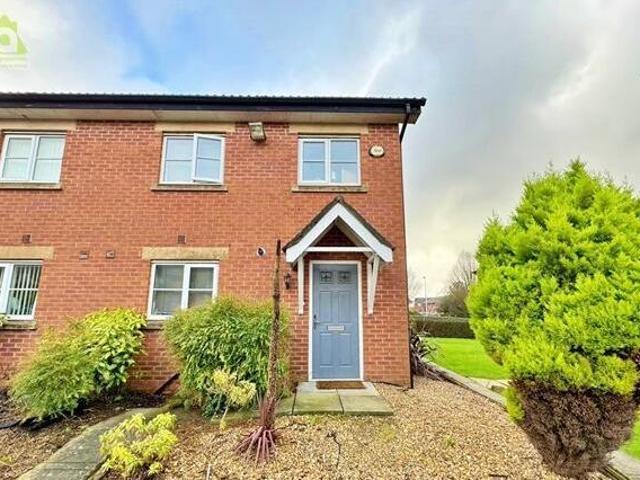 3 Bedroom Mews Property For Rent In Westhoughton