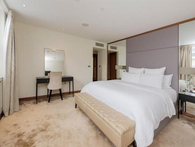 3 bedroom mews property for rent in Wilton Row, London, SW1X