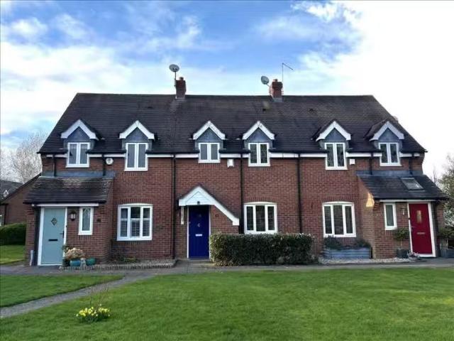 3 bedroom mews property for rent in Withington Close, Northwic.