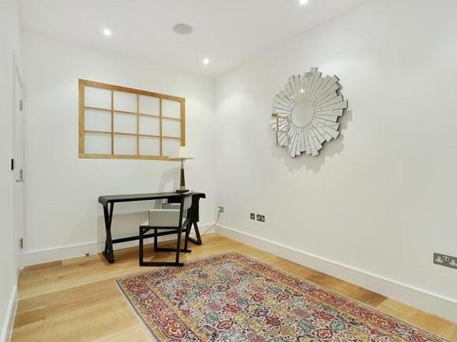 3 bedroom mews property for rent in Atherstone Mews, South Kensington, SW7