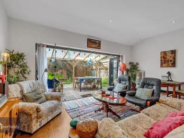3 bedroom mews property for rent in Brighton Mews, BS8 2NW, BS8