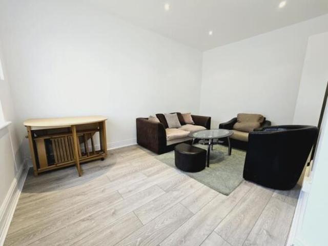 3 bedroom mews property for rent in Critiren Mews, Archway, N19