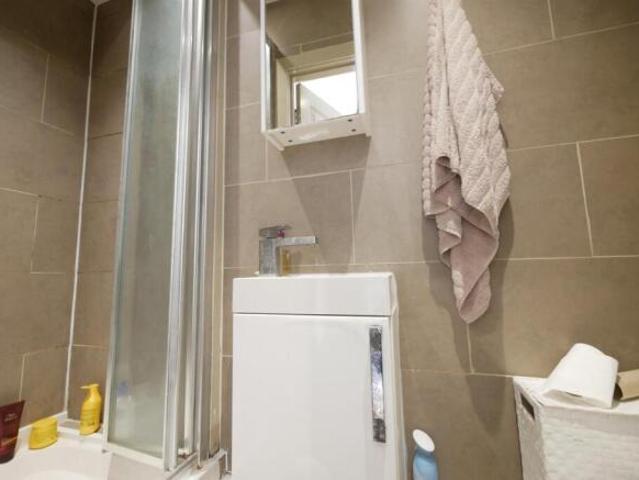 3 bedroom mews property for rent in Evering Road, London, N16