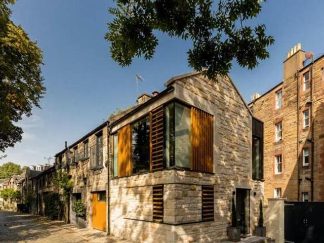 3 Bedroom Mews Property For Rent In New Town