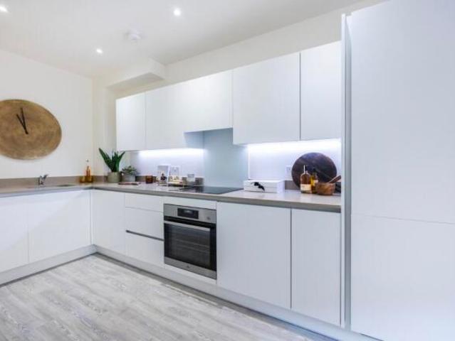 3 bedroom town house for rent in Pear Mews, Tooting, London, SW17