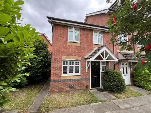 3 bedroom mews property for rent in Rolls Avenue, Crewe, CW1