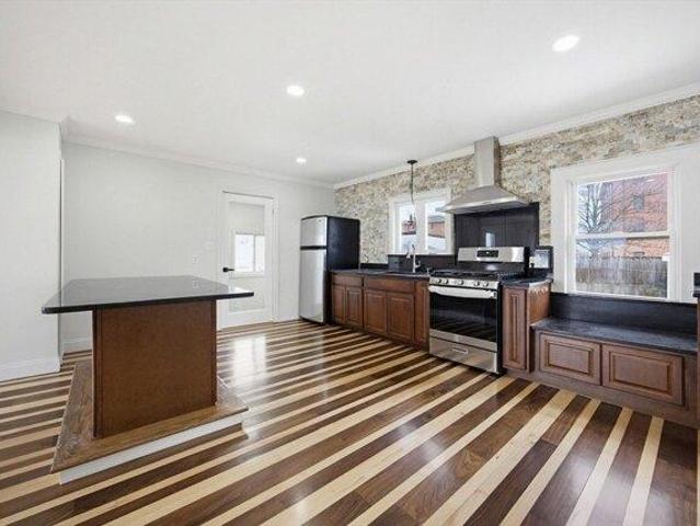 3 bedroom, Medford MA 02155 102216223