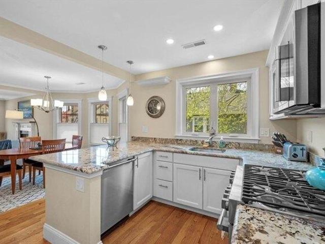 3 bedroom, Medford MA 02155 102371658