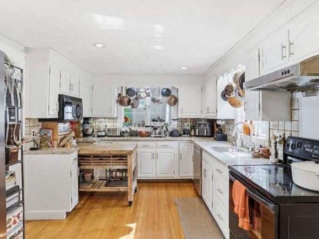 3 bedroom, Medford MA 02155 104834159